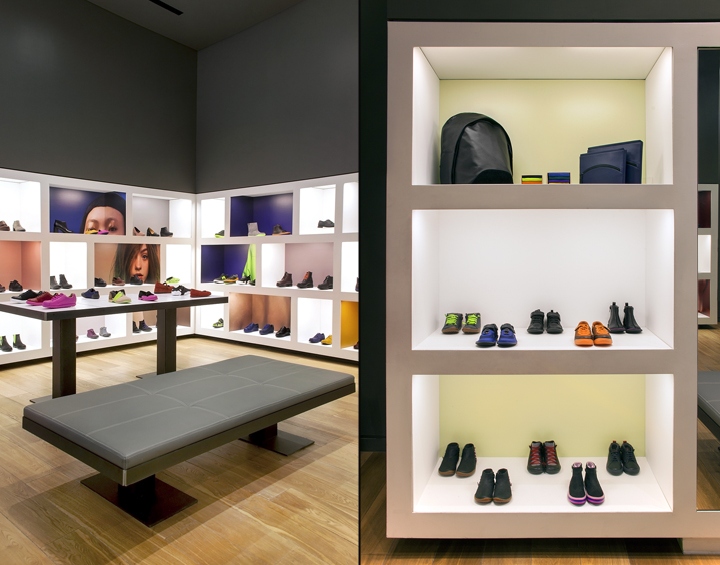 Wooden Shoes Display Rack with LED Light for Shoes Store | Funroadisplay