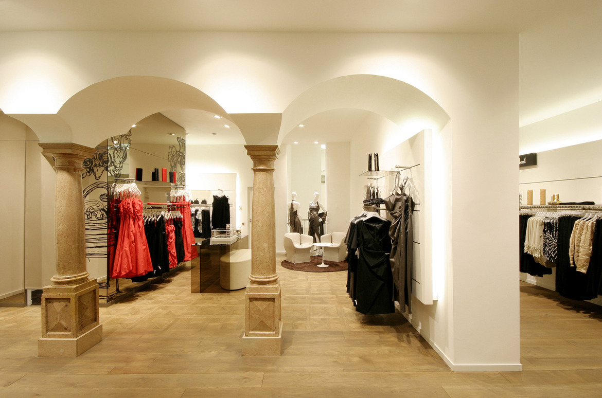 Wooden Clothing Display Showcase for Retail Shop Decor | Funroadisplay