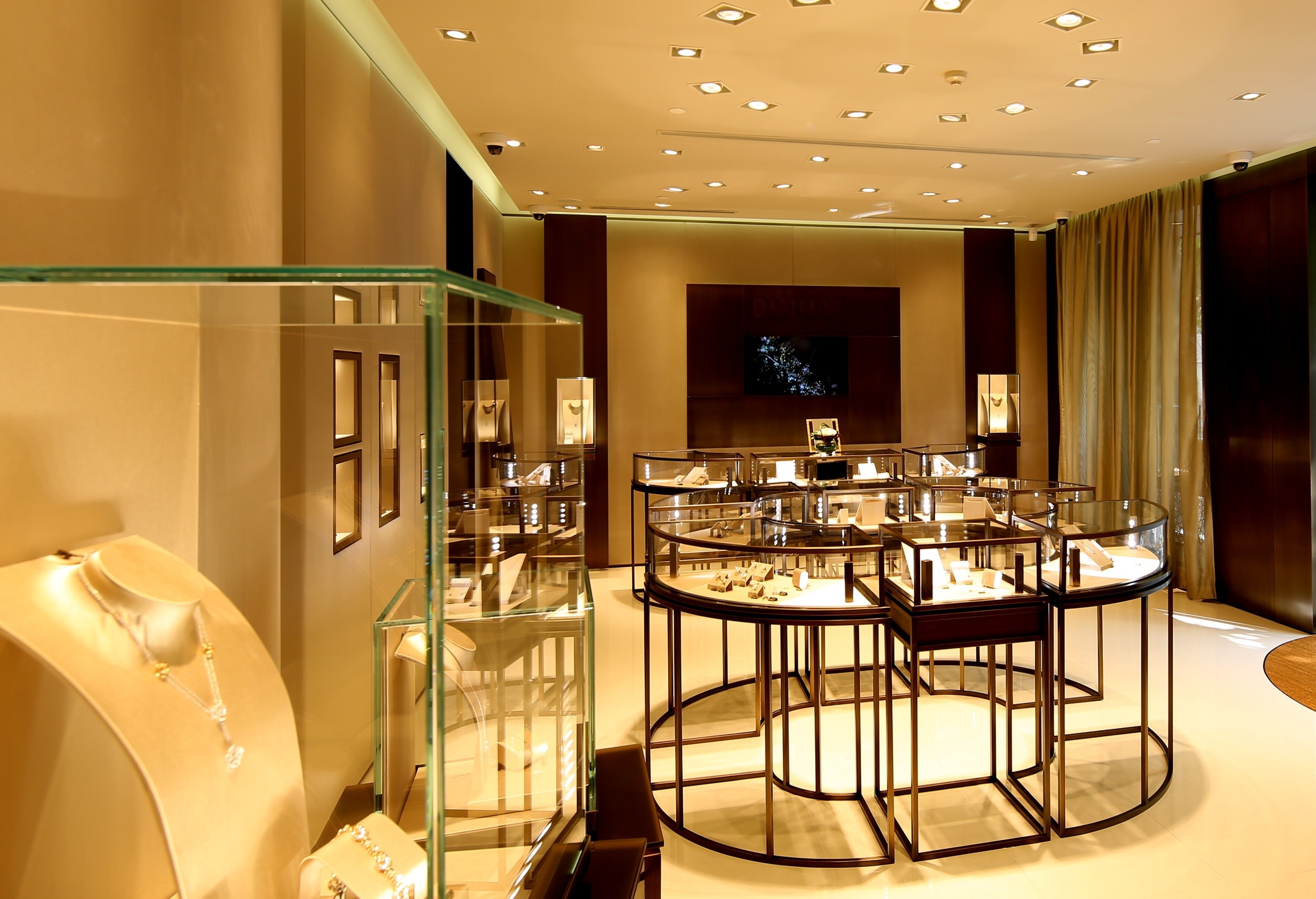 Golden Wood Display Showcase for Jewelry Brand Store Design | Funroadisplay