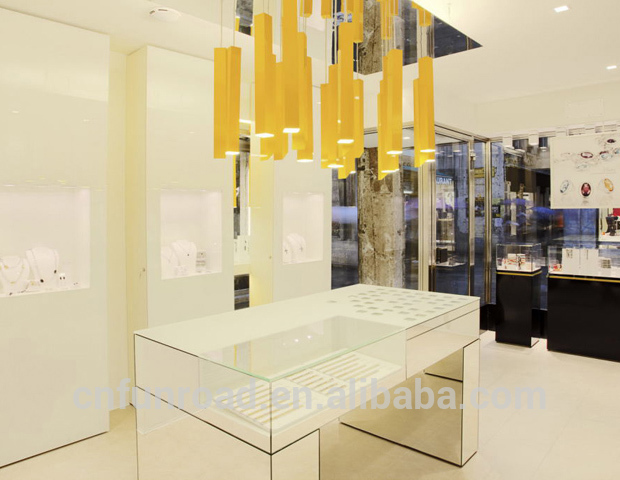Retail White Display Showcase for Brand Store Furniture | Funroadisplay