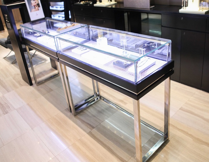 custom display showcase for jewelry store design | Funroadisplay