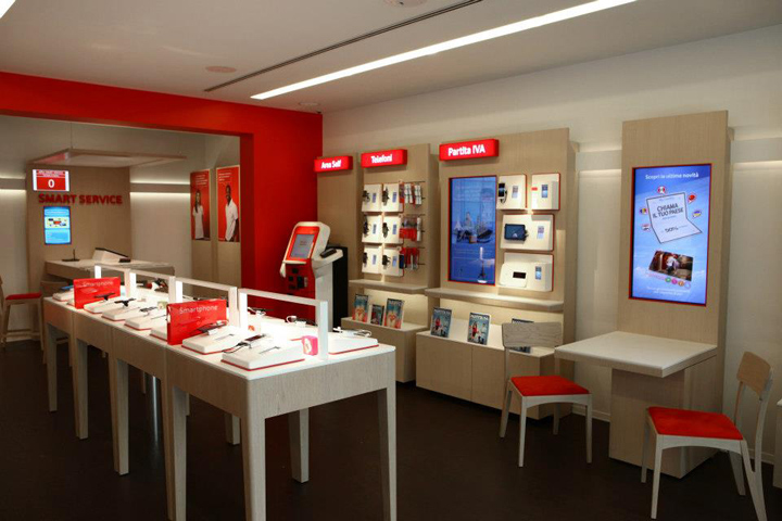 Wooden iPhone Display Showcase for Flagship Store Decor | Funroadisplay