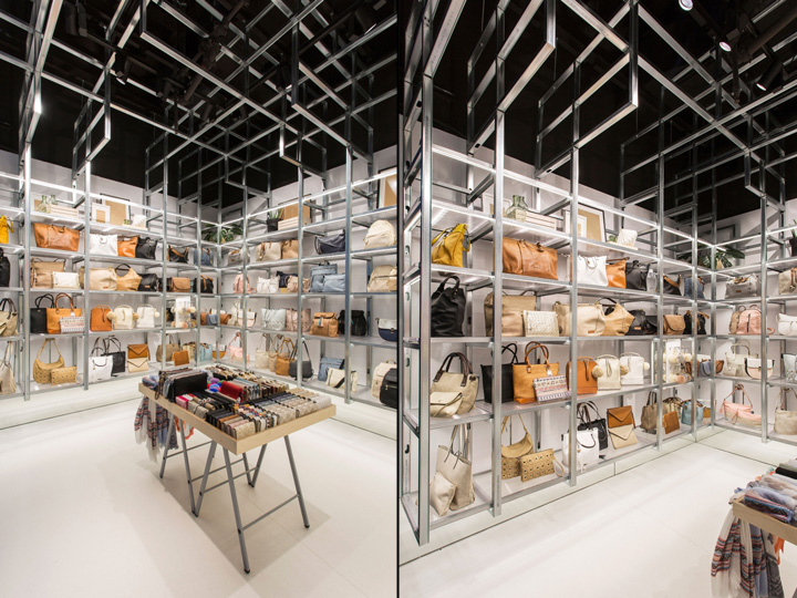 High-end Display Showcase for Woman’s Clothing Store Interior Design ...