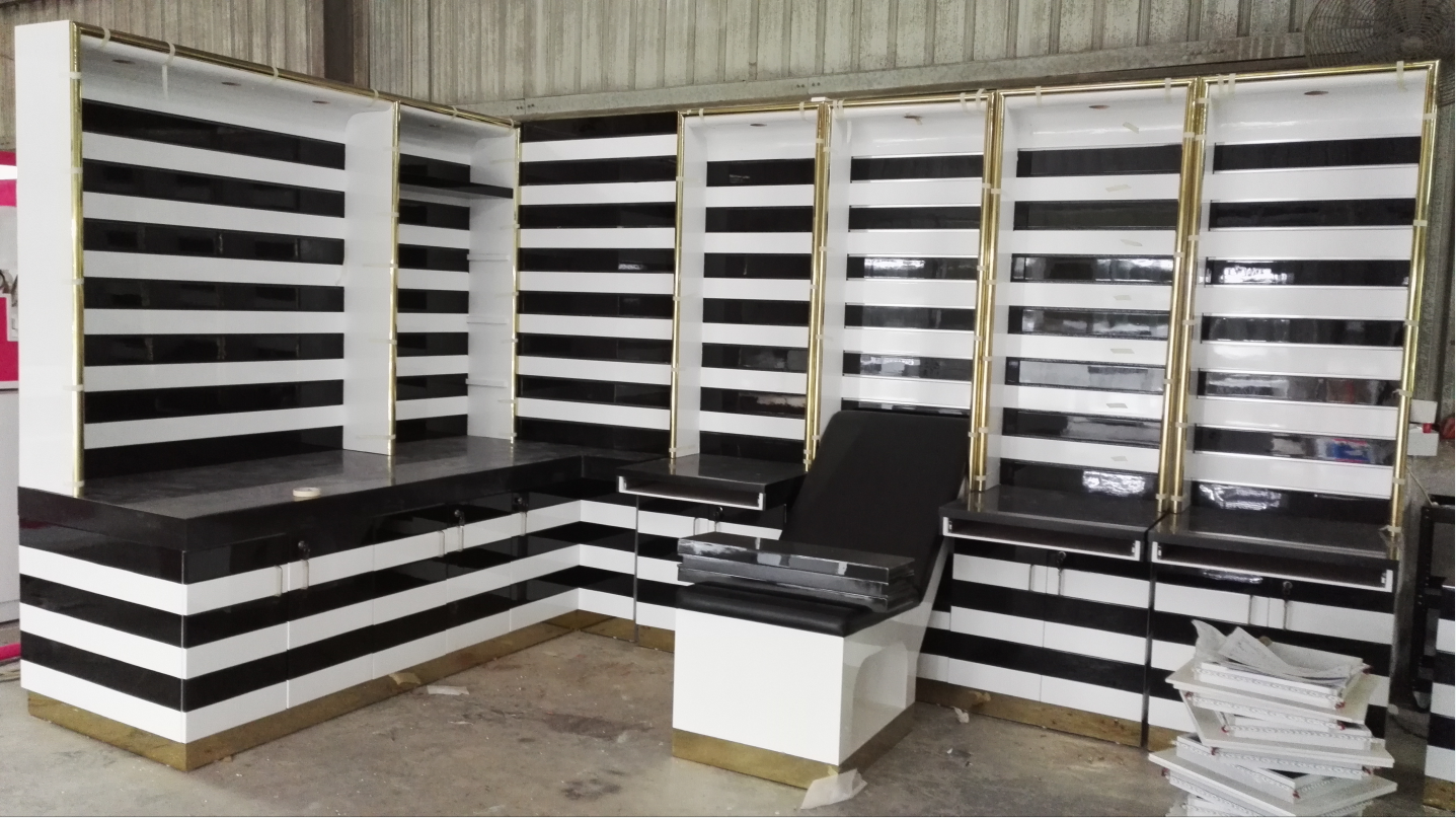 Customized MDF Display Counter for Luxury Brand Store Design ...