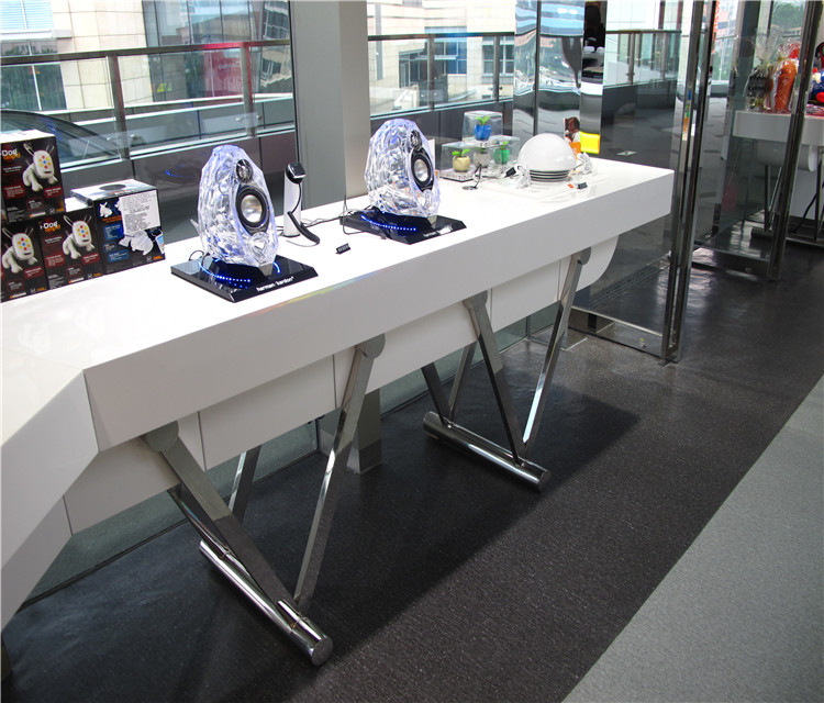 custom accessories store display design cell phone showcase