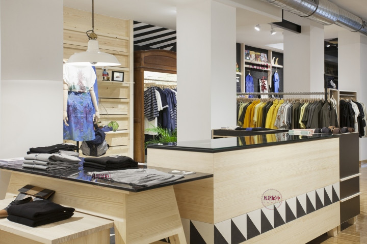 Wooden Clothing Showcase Cabinet for Woman Cloth Shop Decoration