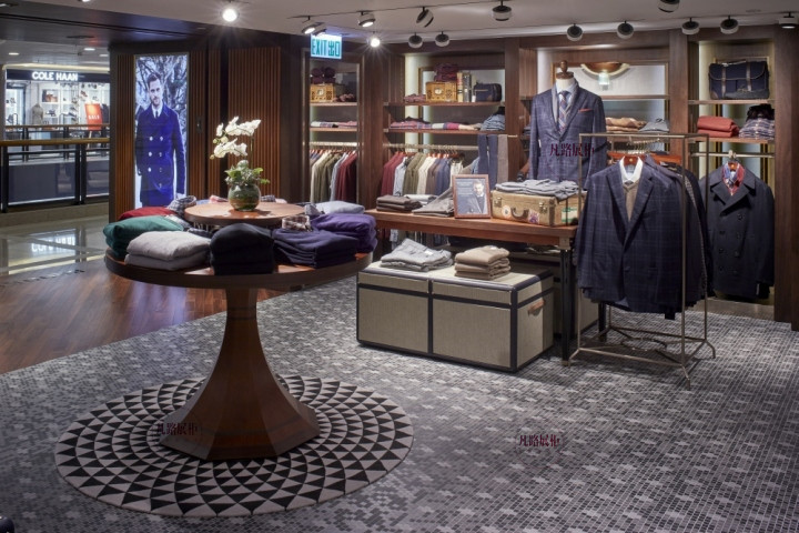 Retail Glass Cloth Showcase for Clothing Shop Decoration | Funroadisplay