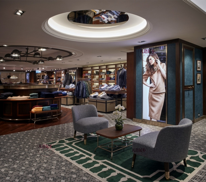 Retail Glass Cloth Showcase for Clothing Shop Decoration | Funroadisplay