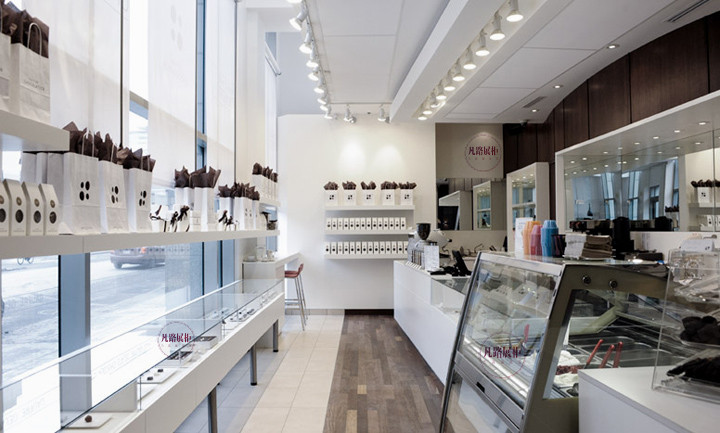 Customized Glass Food and Beverage Display Showcase for Shop Decoration