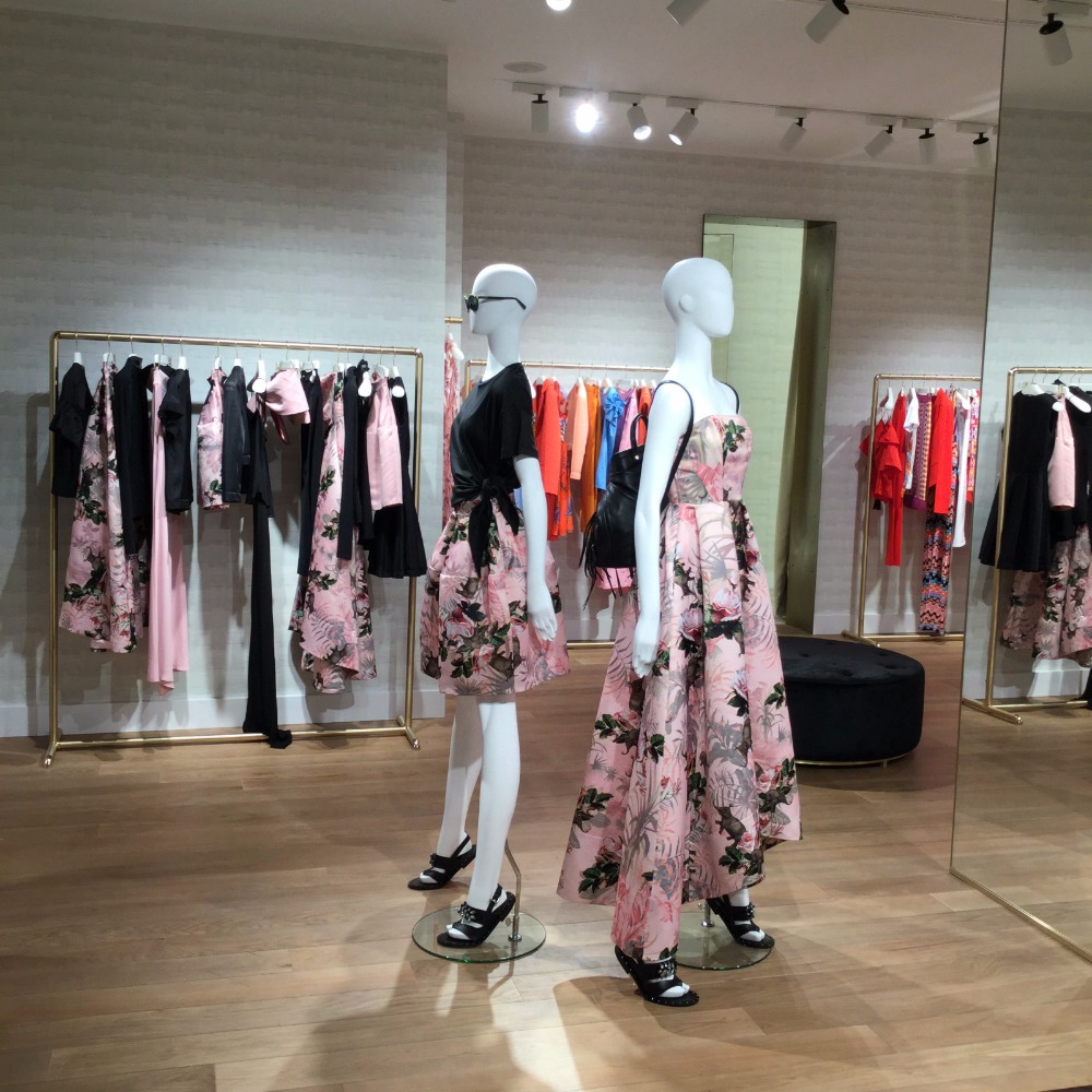 Golden Decorated Metal Clothes Display Rack for Retail Clothing Store ...