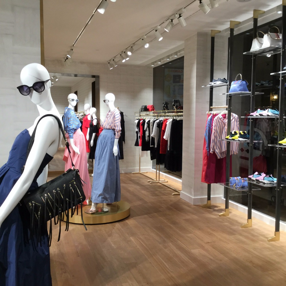 Golden Decorated Metal Clothes Display Rack for Retail Clothing Store ...