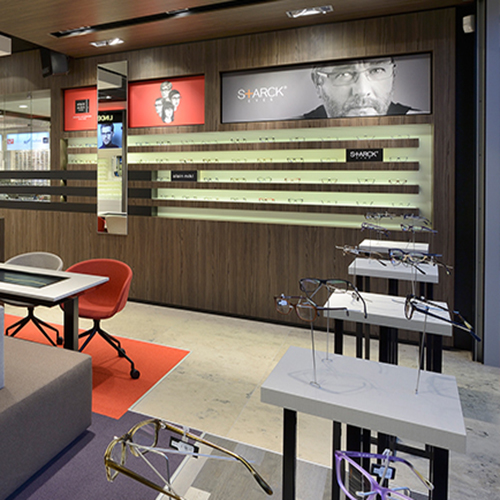 Optical Store Interior Design with Reception Desk and Wall Cabinet ...
