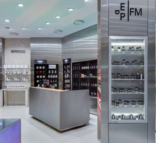 Customized Cosmetic Showcase for Brand Beauty Shop Decor | Funroadisplay