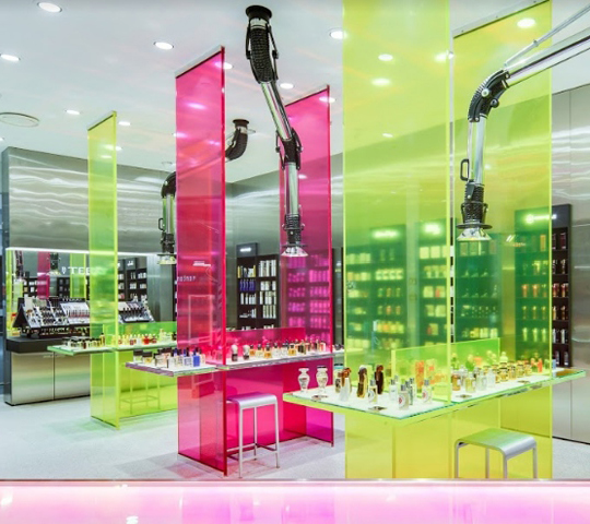 Customized Cosmetic Showcase for Brand Beauty Shop Decor | Funroadisplay