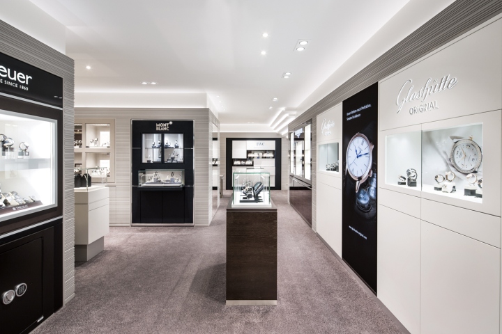 Custom wooden pocket watch display case