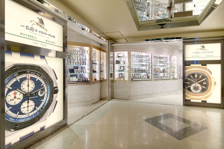 Modern Design Watch store display counter at www.funroadisplay.com