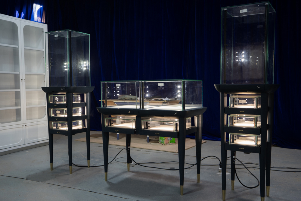 Jewelry Shop Interior Display Showcase Glass Display Counters for sale