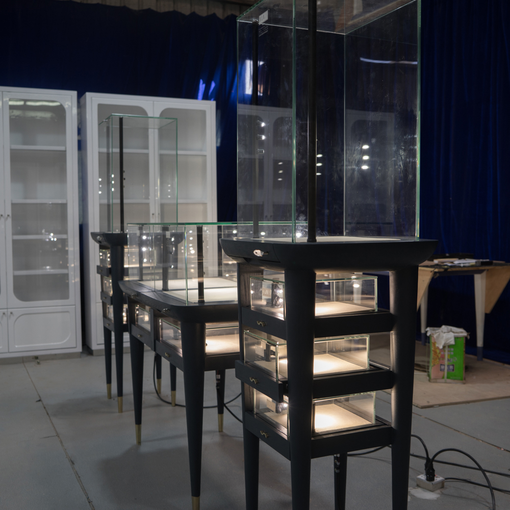 Jewelry store standing counter customization luxury glass display ...